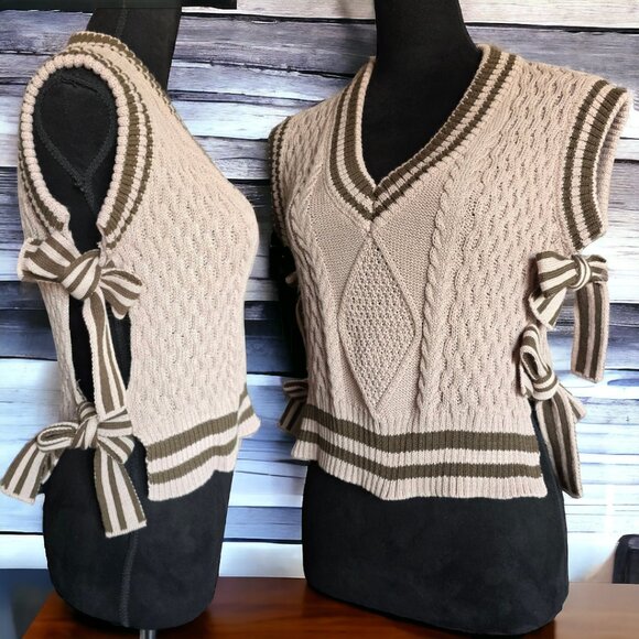 Papermoon | Sweaters | Nwt Papermoon S Crop Side Tie Knit Sweatervest ...